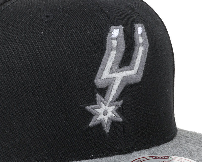 San Antonio Spurs Black/Grey Fuzz 2 Tone Snapback - Mitchell & Ness ...