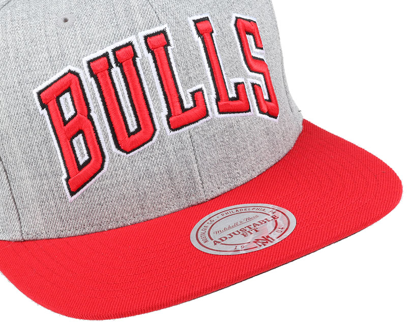 Chicago Bulls Team Logo History Grey Snapback - Mitchell & Ness caps ...