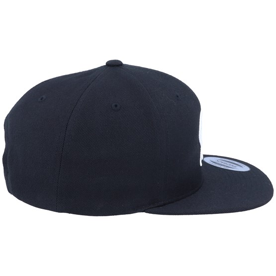 A Letter 3D Black Snapback - Iconic caps - Hatstoreworld.com
