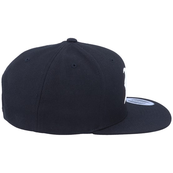 R Letter 3D Black Snapback - Iconic caps - Hatstoreworld.com